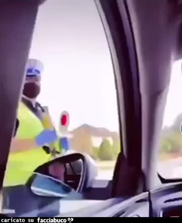 Tutti i meme sulla Polizia - Facciabuco.com